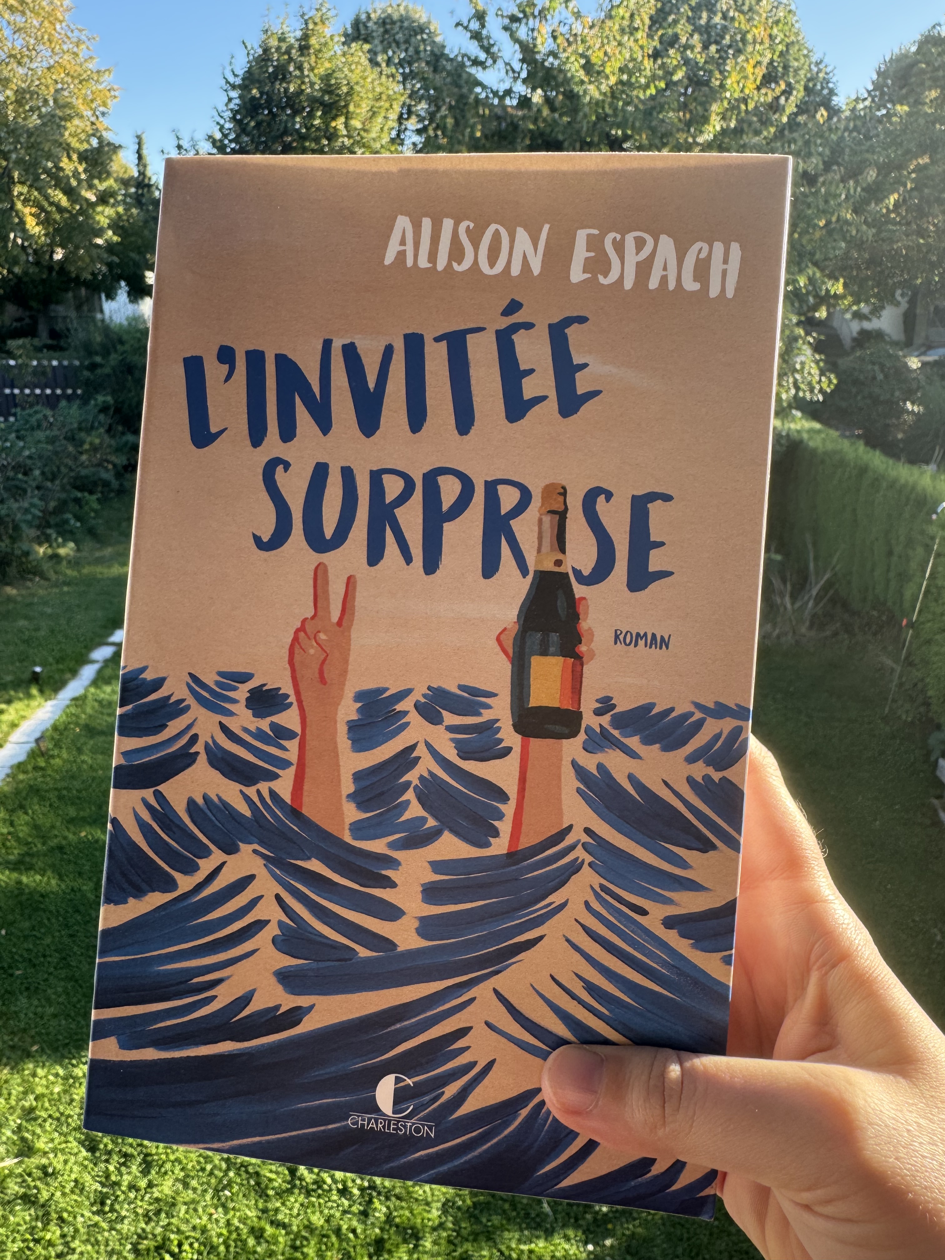 L’invitée surprise d’Alison ESPACH aux éditions CHARLESTON – La Bibli ...
